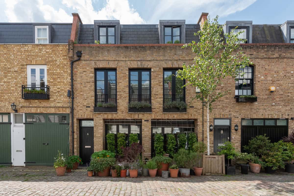 Estate Agents. Buy & Sell your House or Property in London or the Country